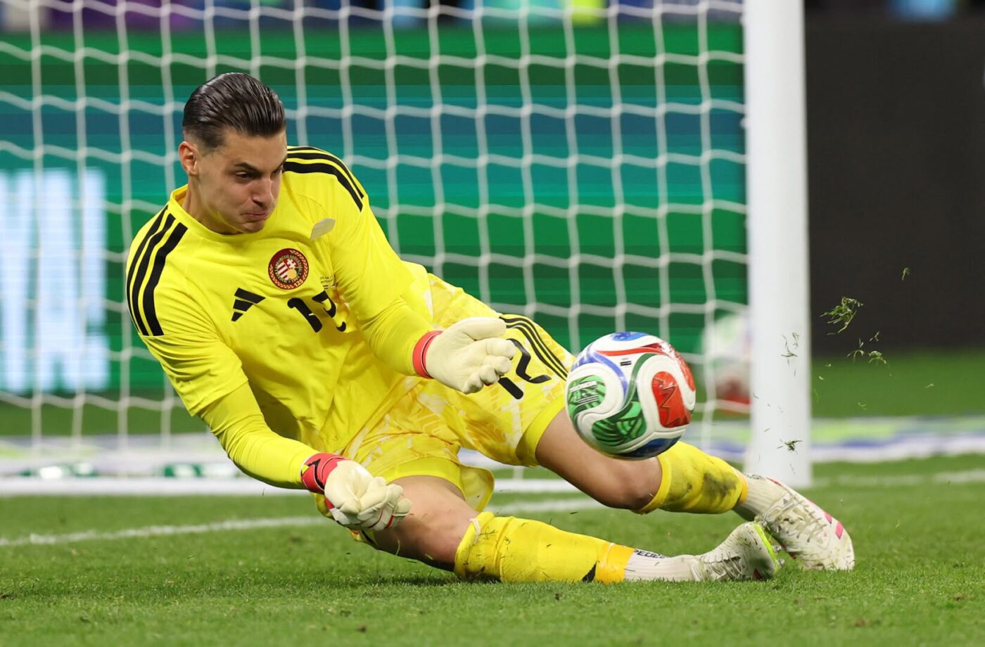 Hansi Flick a magyar válogatott játékosára is számít az FC Barcelonánál ...